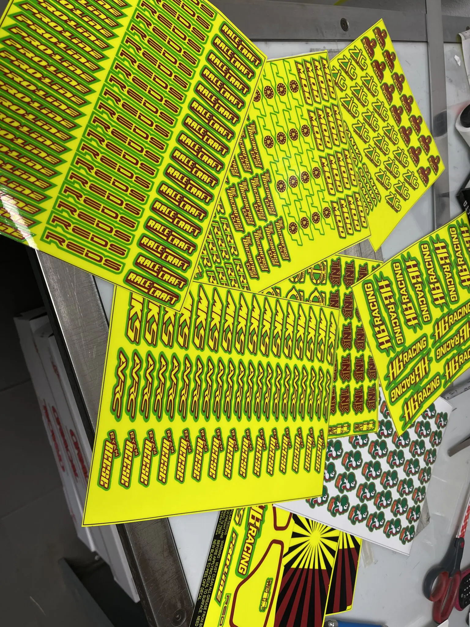 PRO CUSTOM R/C STICKERS - Bipolar Designs PRO CUSTOM R/C STICKERS - Bipolar Designs